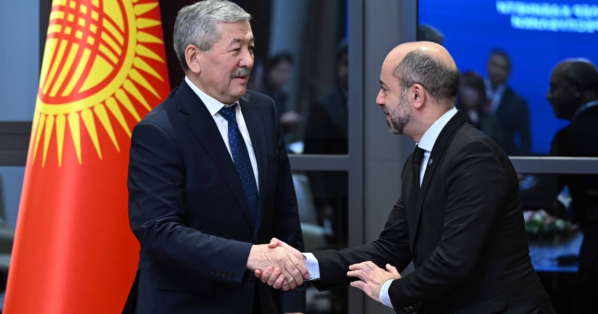 Cabinet Chairman Kasymaliev meets with ICAO regional director - Kyrgyz ...