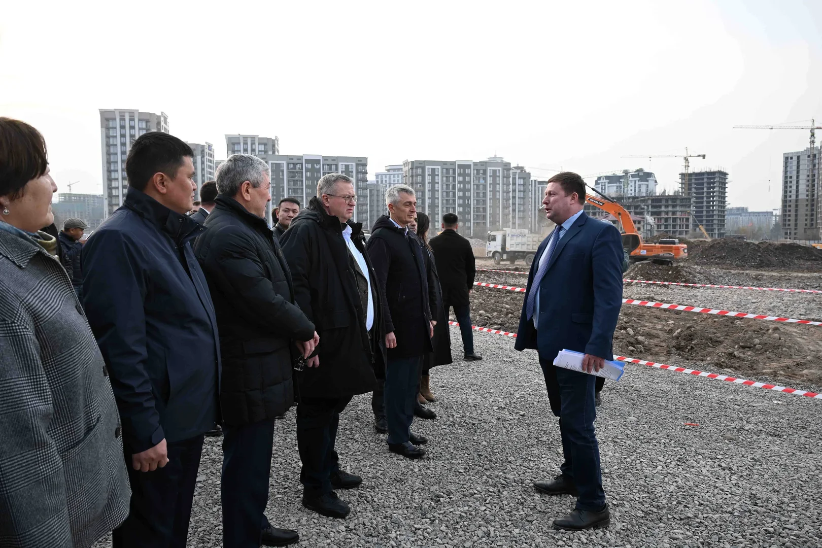 Adylbek Kasymaliev and Alexey Overchuk visit school construction project in Bishkek - Kyrgyz ...