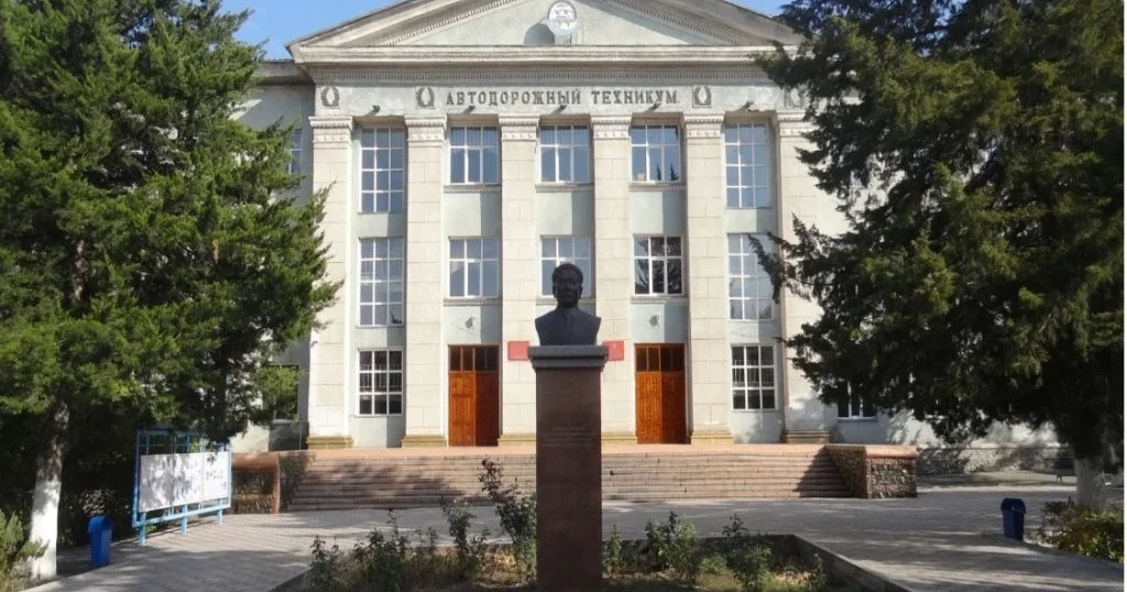 New charter regulates activities of secondary vocational schools in ...