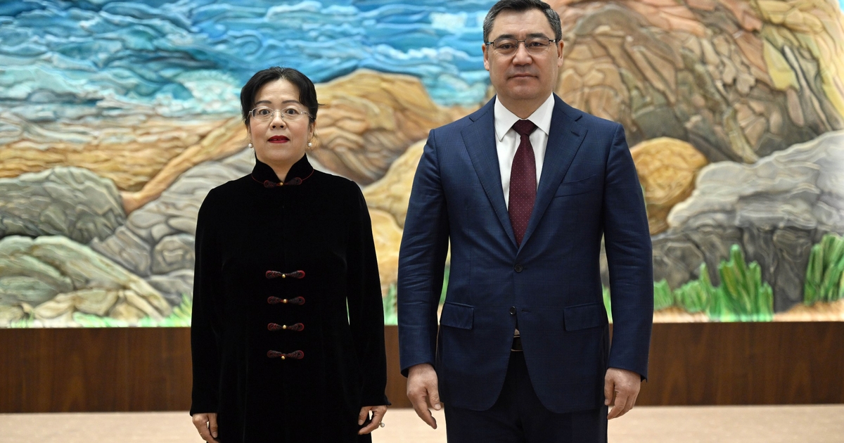 Sadyr Zhaparov receives Chinese Ambassador Liu Jiangping - Kyrgyz ...