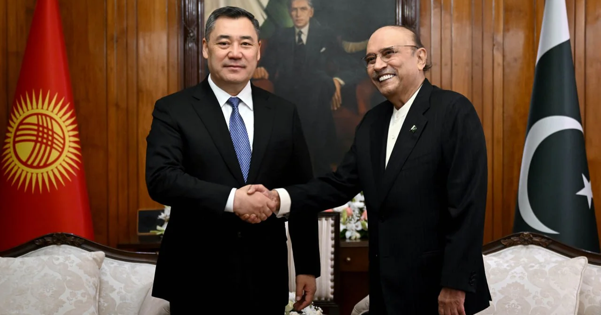 President Sadyr Zhaparov meets President of Pakistan Asif Ali Zardari ...